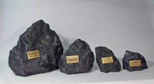 21+ Lovely Memorial Garden Ideas 2019 (Designs, Elements & Tips)